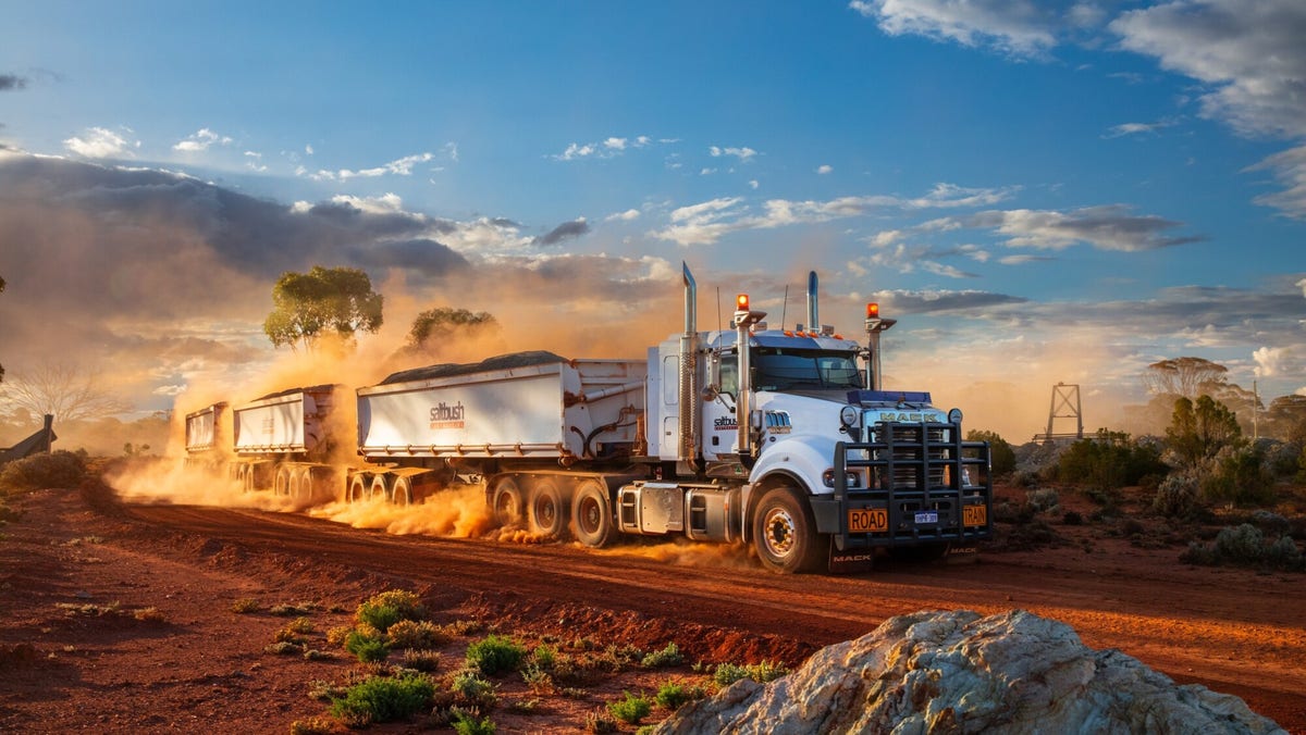 Customer Profiles Bulldog Magazine | Mack Trucks