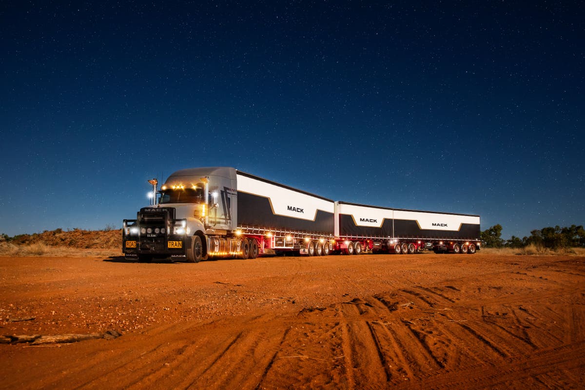 Mack Trucks Super-Liner | 70" sleeper | Mack Trucks Australia